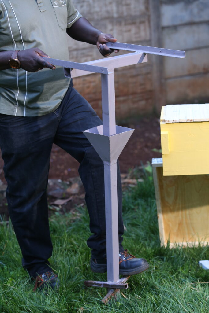 Hive Stands - Metal - Honeypot